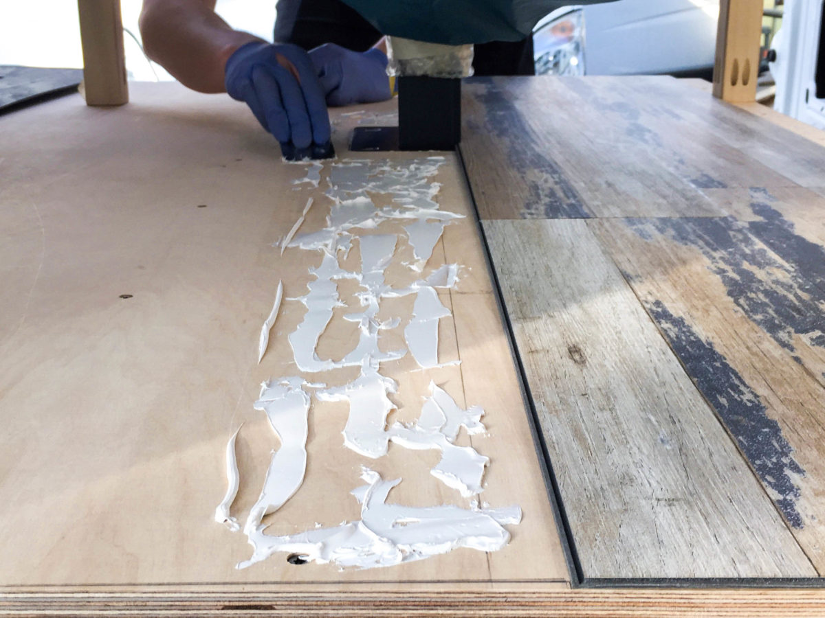 Floor covering: Click-vinyl and PVC – Overlandys