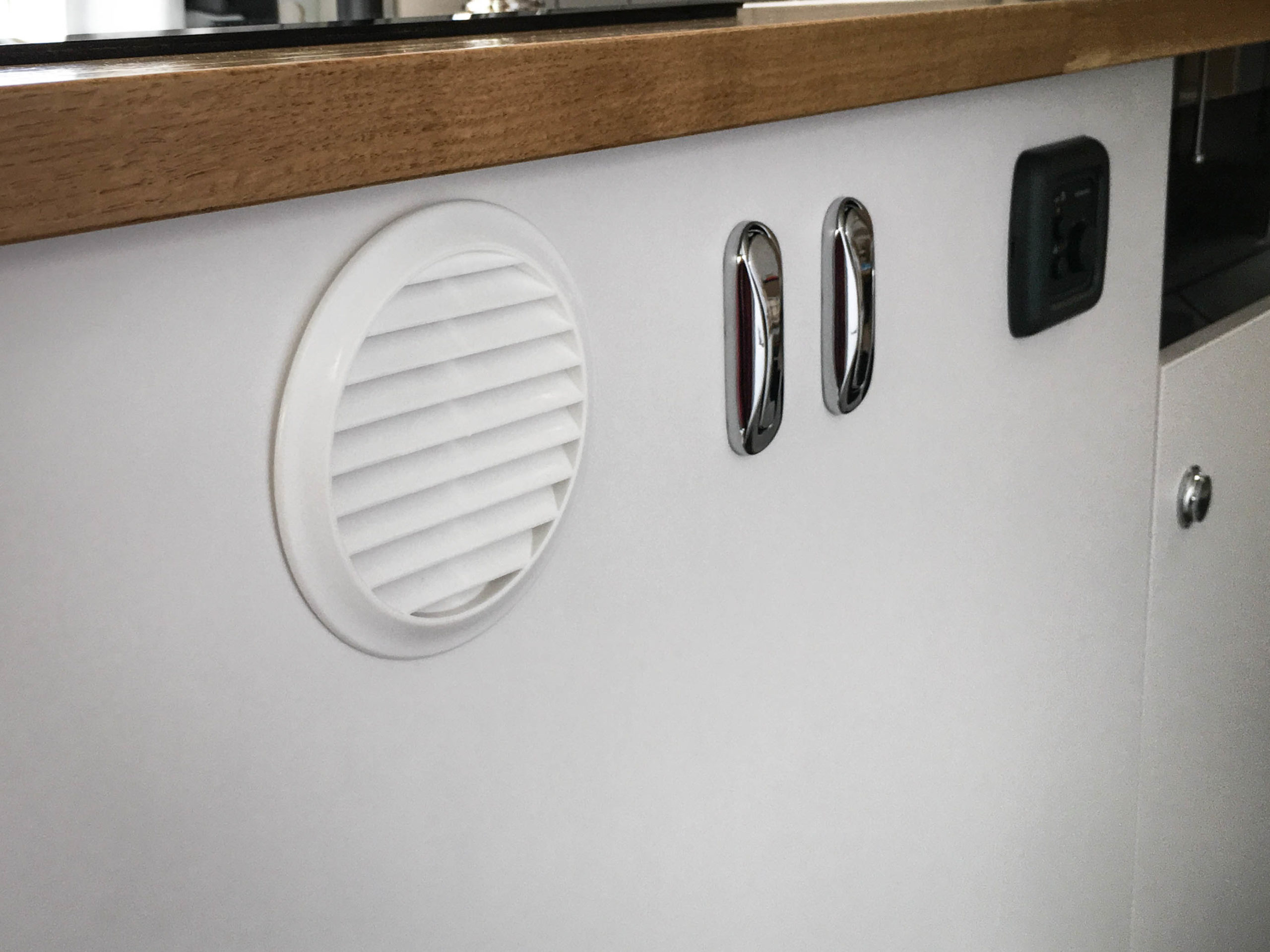 Kitchen block in DIY Camper Kitchen – Overlandys